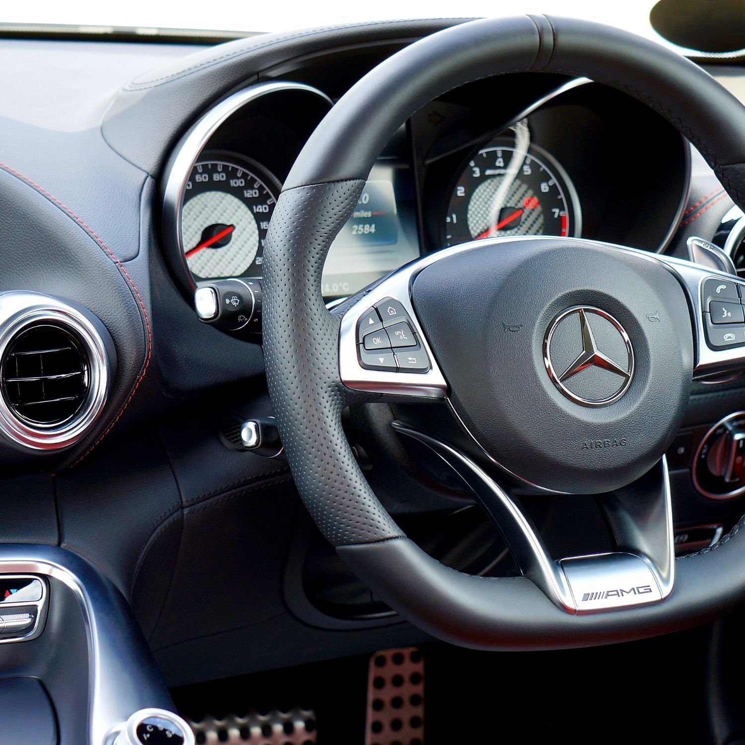 Car Accessories – Smart Add-Ons for a Better Drive | Musttbuy